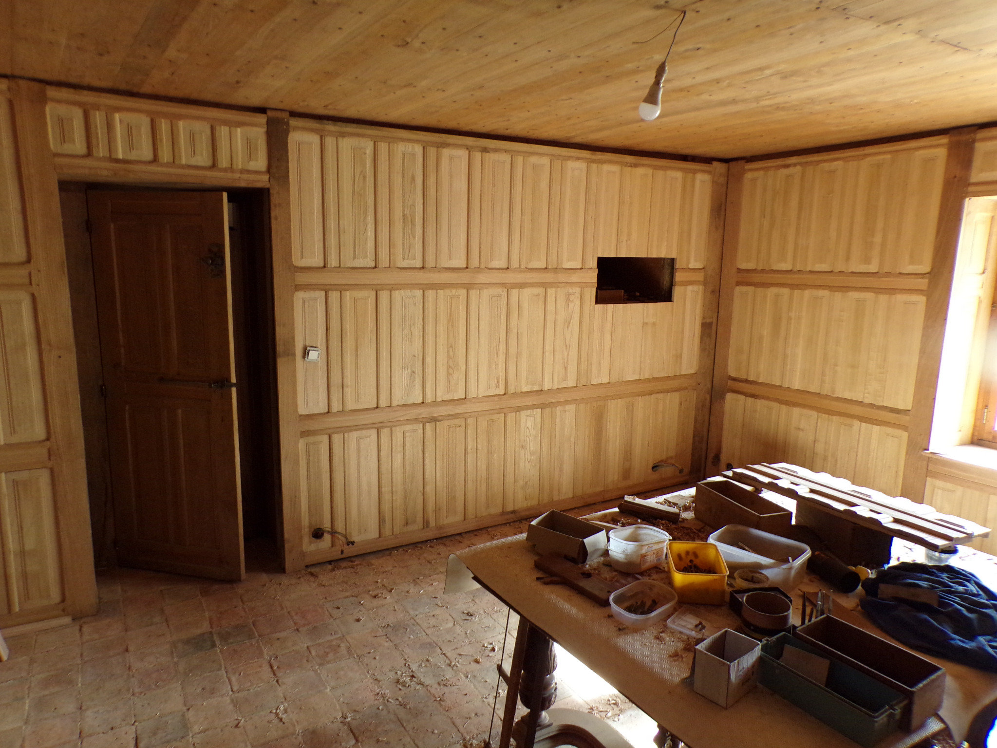 Lambris de hauteur (suite) - TREVENALEUC, un manoir breton