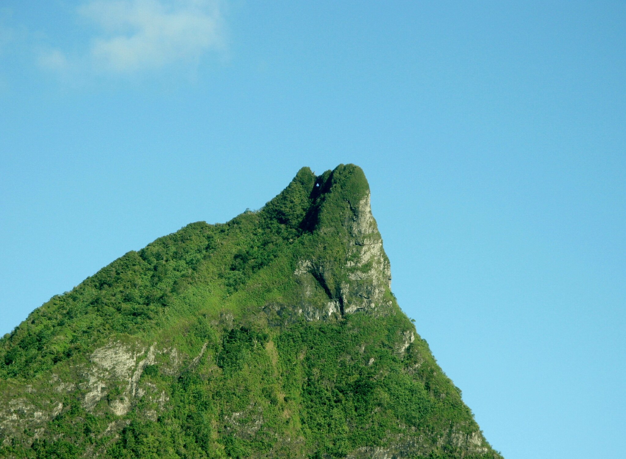 Moua Puta - La Montagne Percée - Le TahitiBlog de vi&vi - l'aventure ...