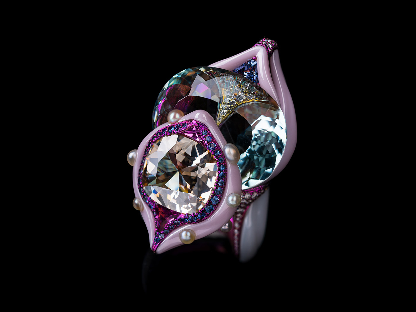 World-renowned jewellery artist Wallace Chan holds public exhibition in ...